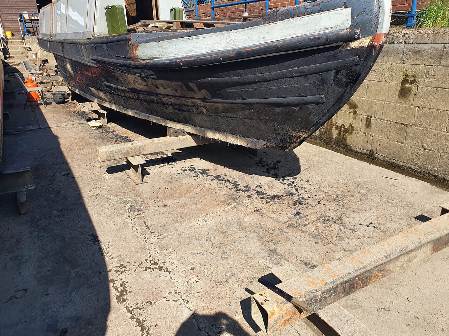 Dry Dock – Langley Mill Boatyard Ltd
